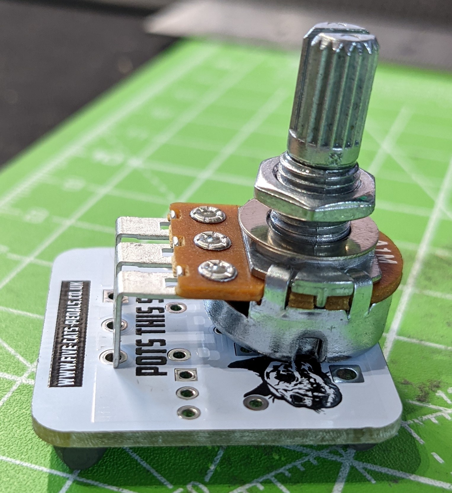 BBBoost - jFet Clean Boost - Five Cats Pedals